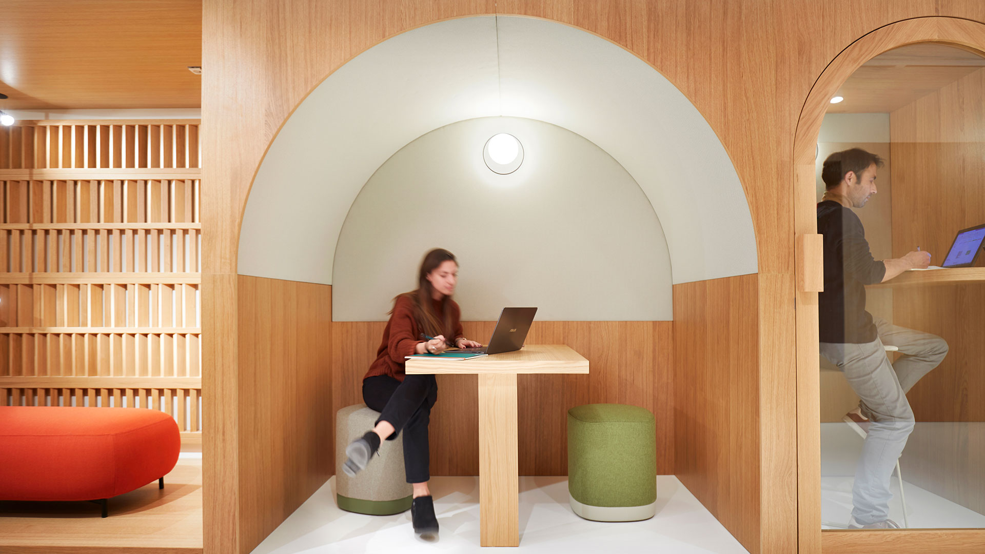 How to design an attractive showroom space - Grupidea